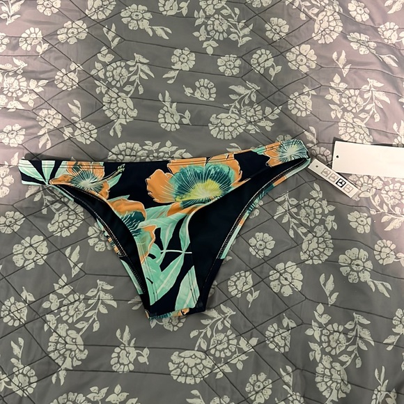 Roxy | Swim | Roxy Floral Bottoms | Poshmark